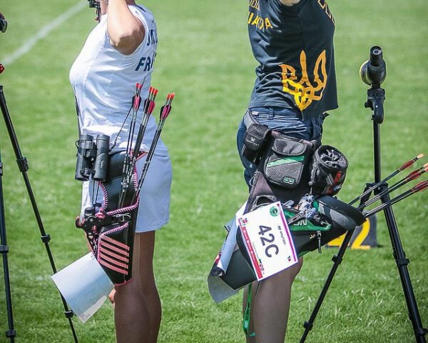 Hip Quivers and Field Quivers - What's the Difference? - Easton Archery